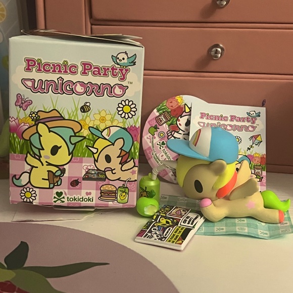 tokidoki | Toys | Tokidoki Picnic Party Unicorno Comic Cutie Figure ...